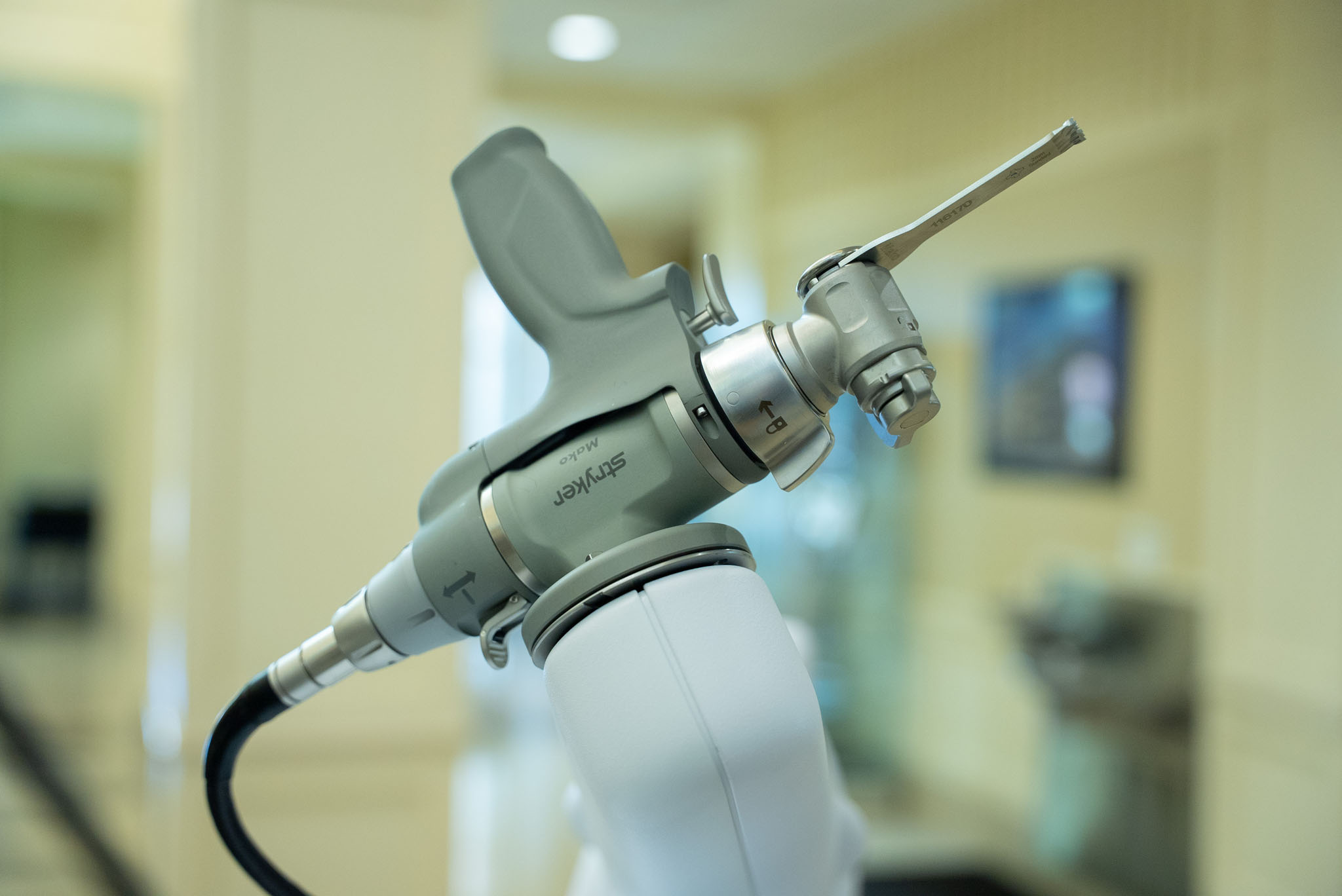 Phoebe Sumter Introduces Mako 4 Smart Robotics For Total Knee and Hip ...